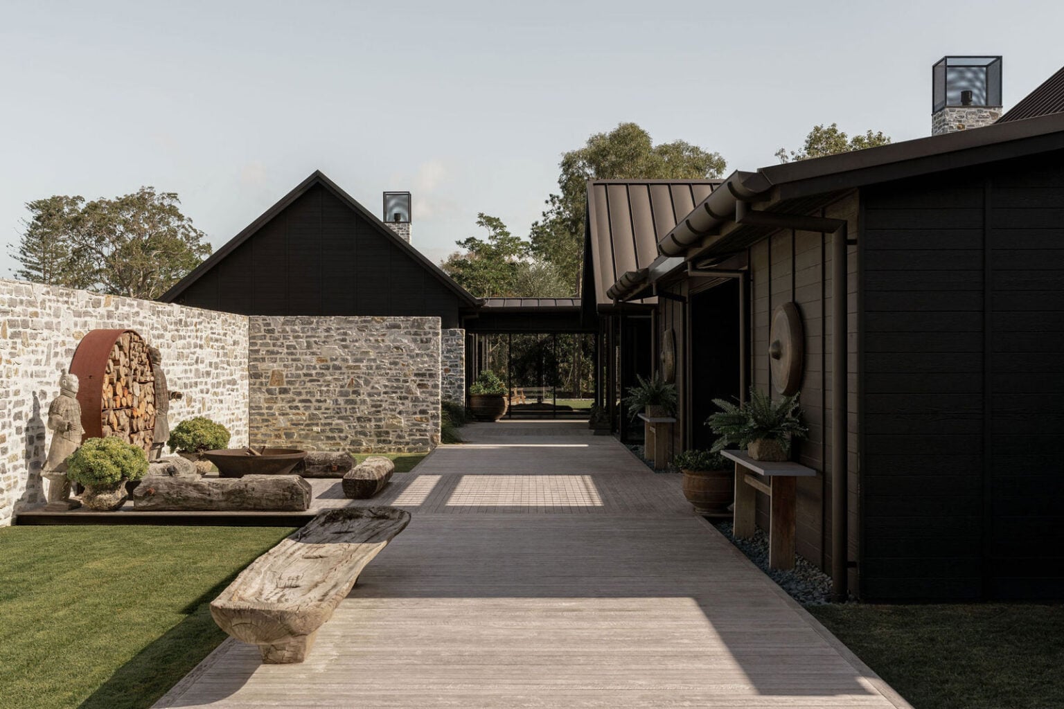 10 Different Types of Exterior House Stone - Which is Best?