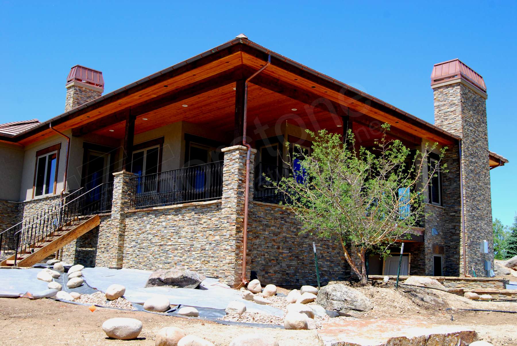 7 Stunning Stone and Stucco Exterior Ideas For Your House