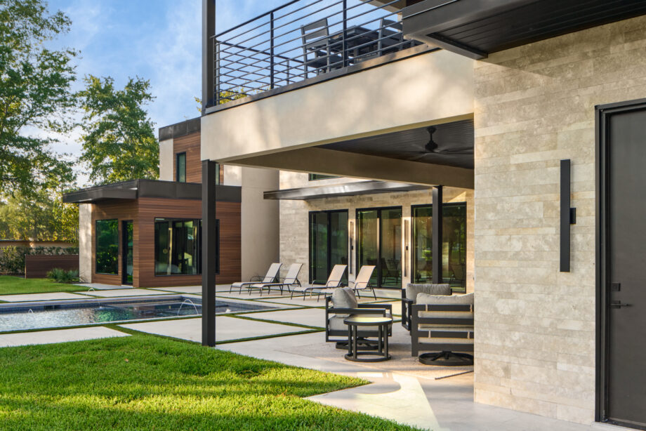 10 Stunning Stone Outdoor Kitchen Ideas | Natural Stone Veneer