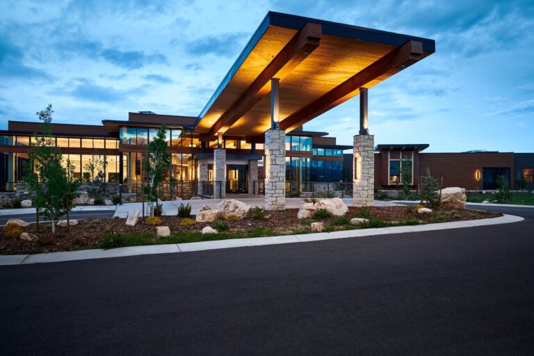 7 Metal Building with Stone Veneer Ideas
